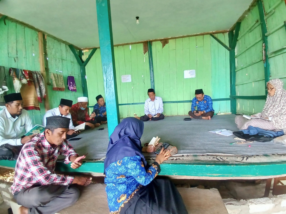 Khotmil Qur'an di KUA Pasean: Memeriahkan Nuzulul Qur'an dengan Semangat Membaca Al-Qur'an